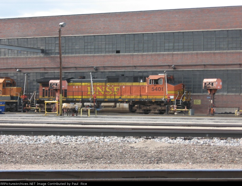 BNSF 5401